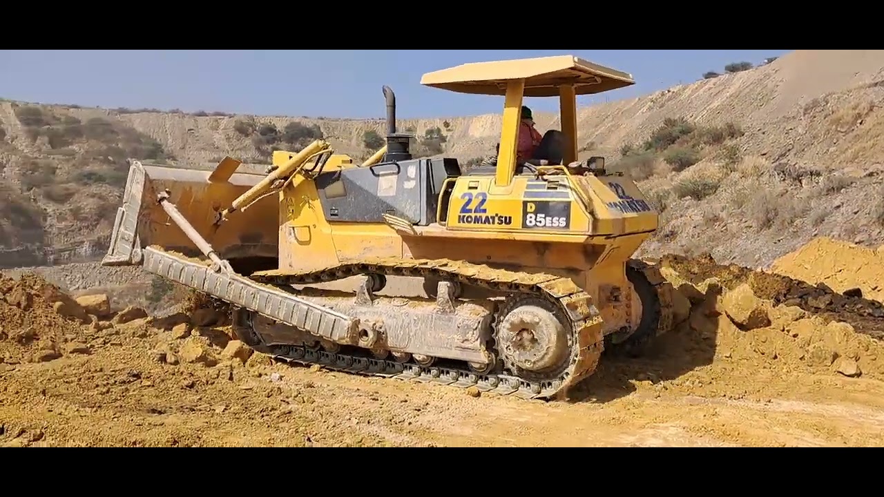 KOMATSU 85ESS Best performance in OB DUMP - YouTube