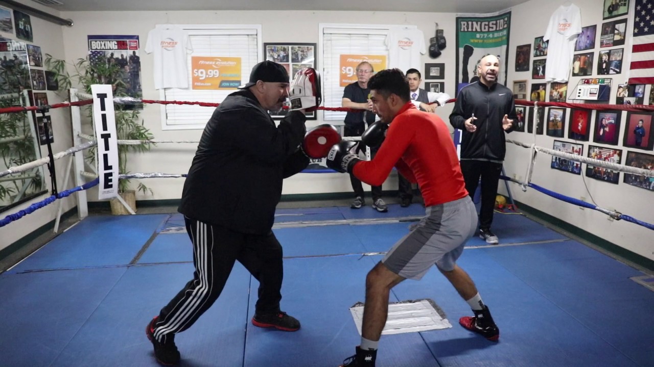 Robert Garcia coached fighter, Bryan Lua hits mitts at Media Day - YouTube