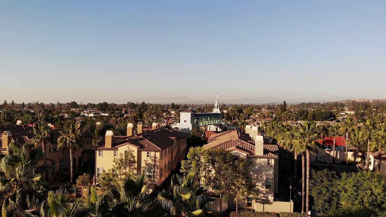 Aerial Tour of the Founders Walk Community - YouTube