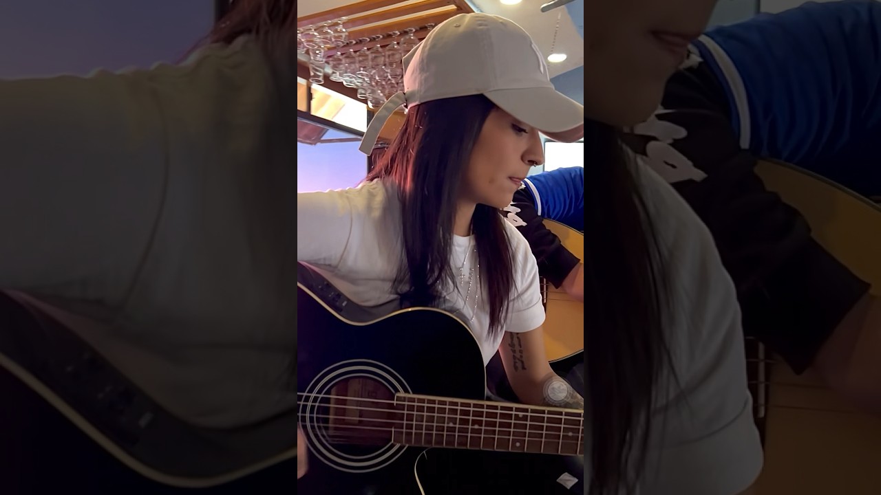 Itzel vida (cover Tatuajes) - YouTube