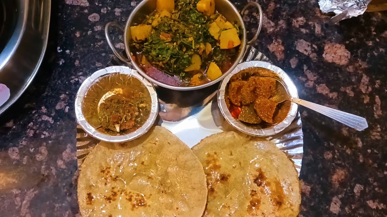 Lahsuni Aloo Palak | Aloo Palak | Lasooni Palak Recipe | Palak Recipe ...