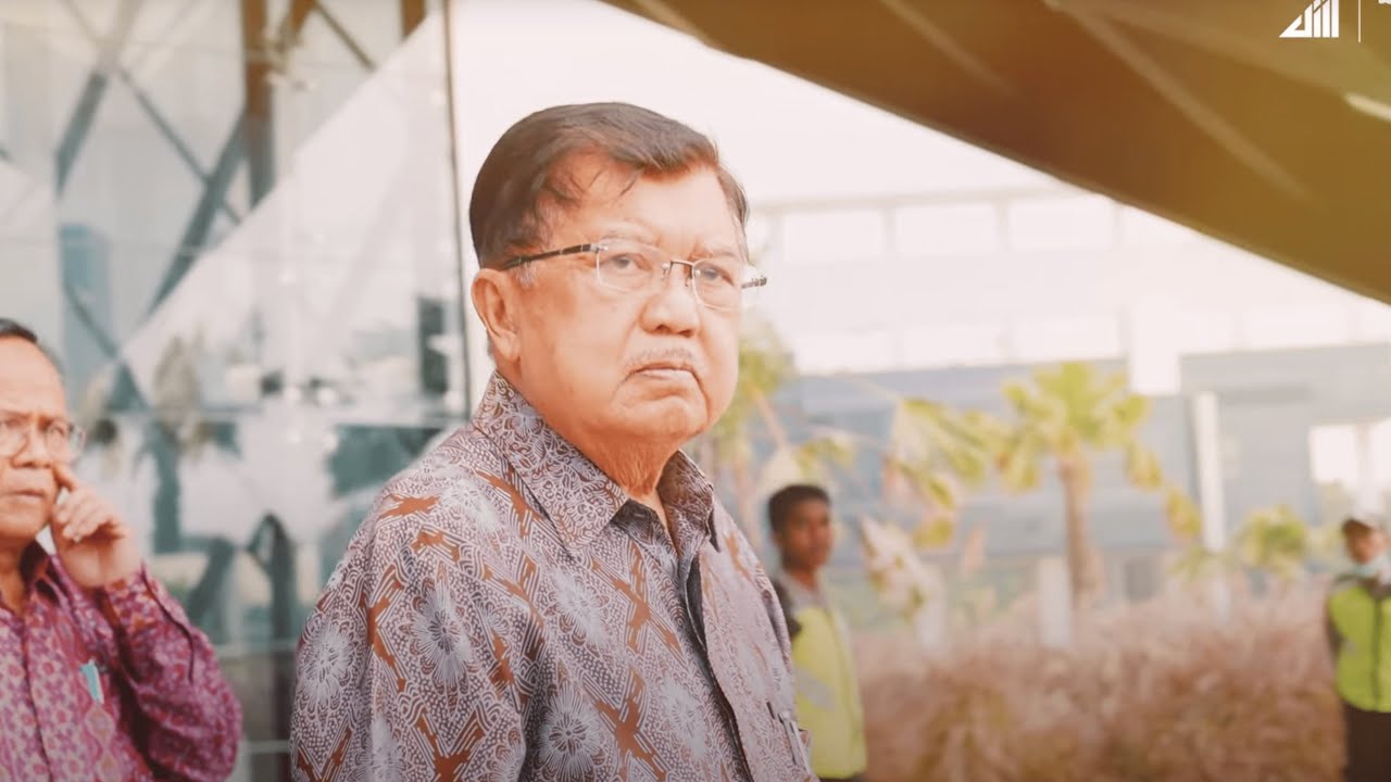 Jusuf Kalla Explores UIII Library Center | #libraryvisit - YouTube