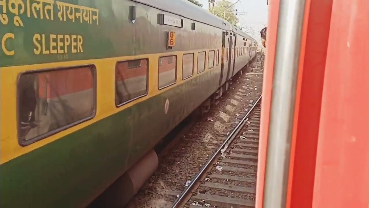 Bich raste mai train khrab Mau JN. To Anand Vihar Terminal 22539 Mau SF Express || Vlog -21 ...