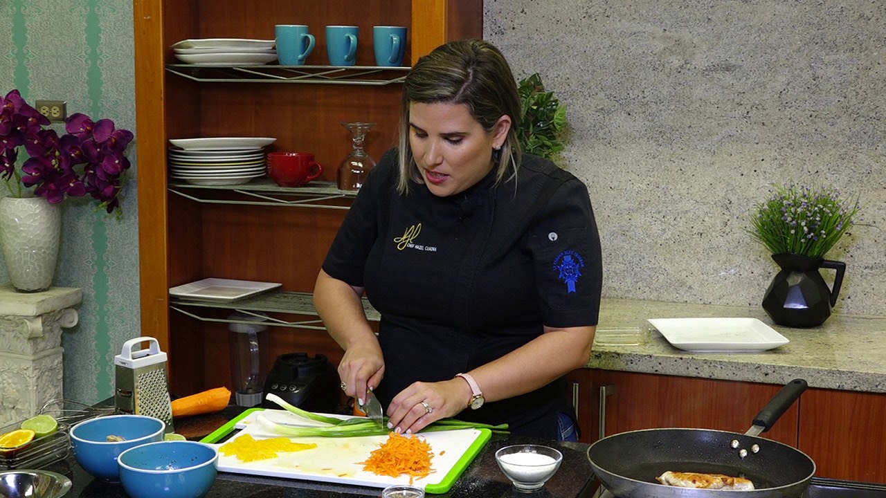 Ensalada de pollo asiática - Chef Hazel Cuadra - YouTube