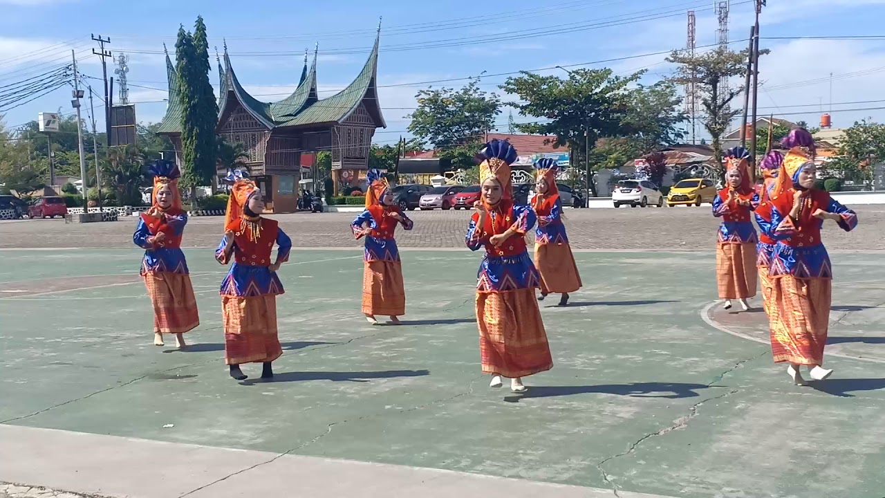 Tari Kreasi Minang Ginyang mak taci | lustrum unbrah #fyp - YouTube