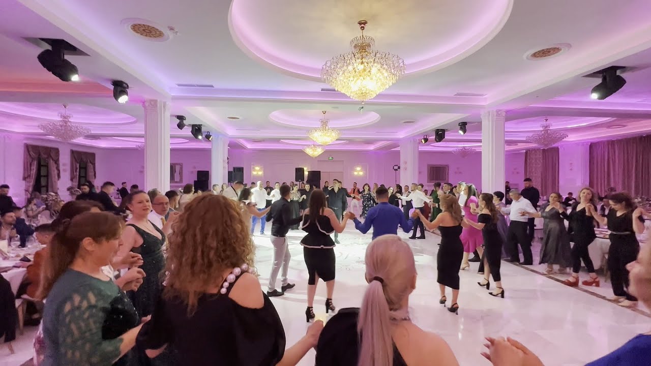 COLAJ CELE MAI FRUMOASE MELODII 2025 Mircea & Anca - YouTube