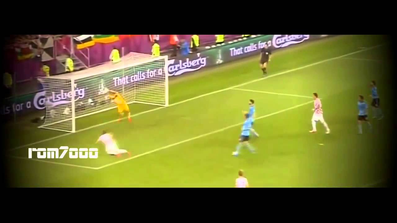 Luka Modric Amazing Passing Technique HD - YouTube