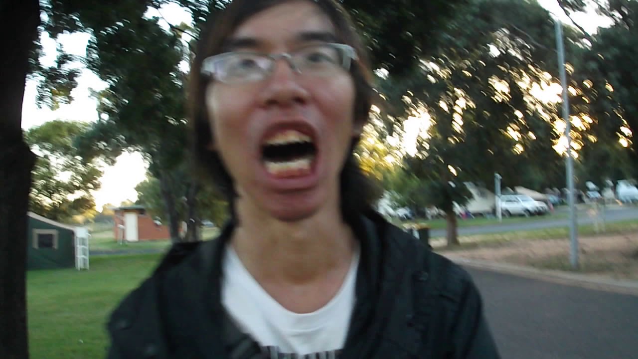 The Walking Dead Real Zombie - YouTube