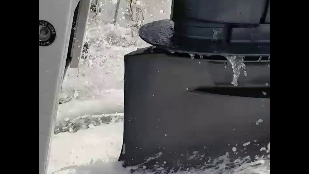 Micro Draft Boat shallow water - YouTube