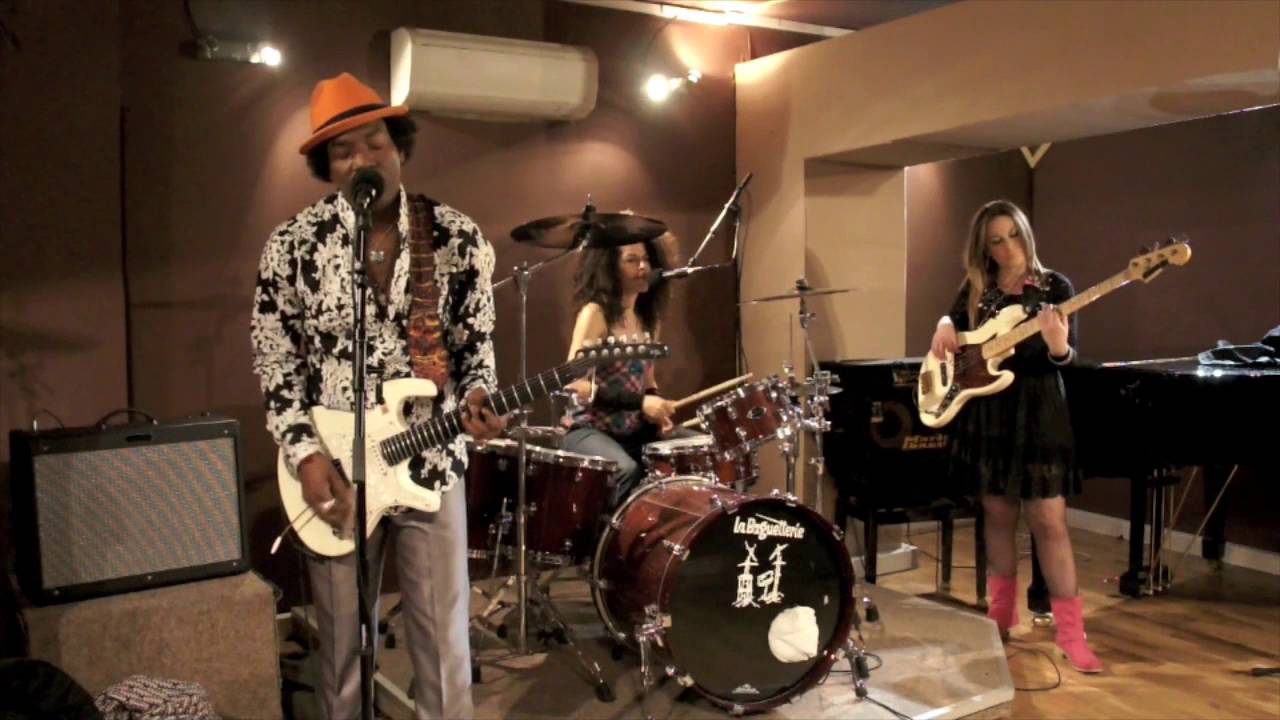 Ladell Mclin 2 Queens 1 King- I am King - YouTube