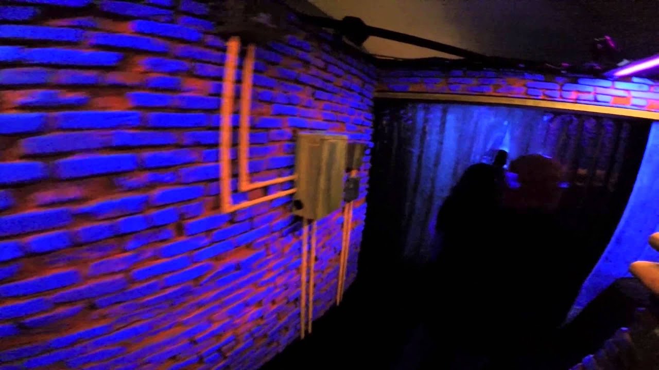 Clowns 3D Maze Universal Studios Halloween Horror Nights 2014 - YouTube