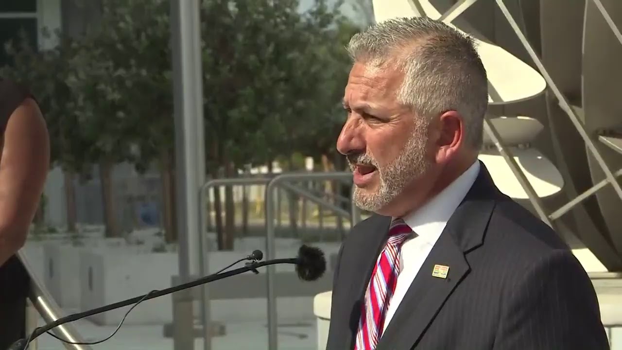 St. Pete Mayor Rick Kriseman discusses COVID-19 - YouTube