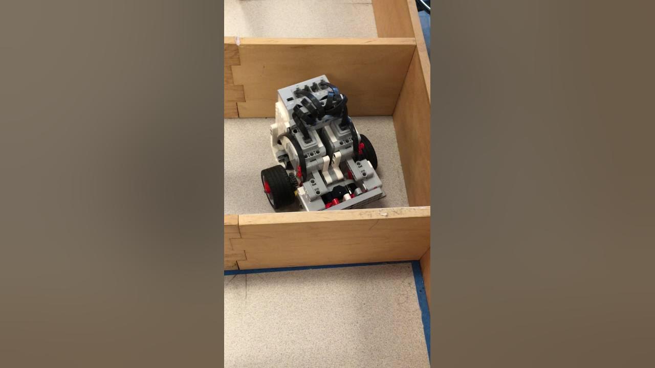 MSE 110 Maze-solving Robot - YouTube