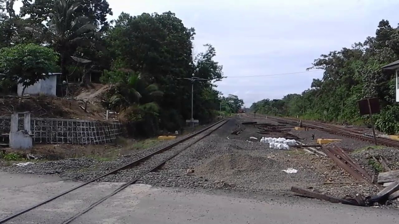 Indonesian Railway : Babaranjang @BlambanganUmpu - YouTube