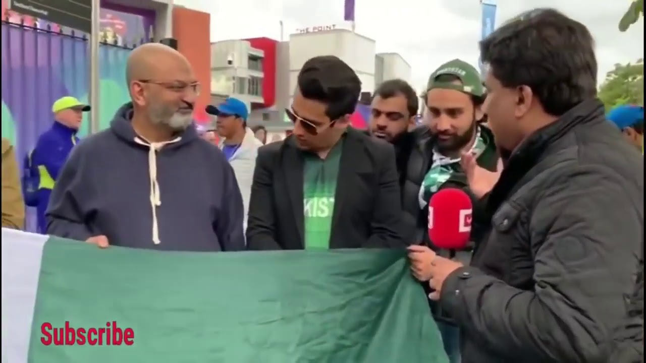 Oh bhai maro mujhe Maro 🤣🤣🤣🤣 Full video Momin Saqib - YouTube