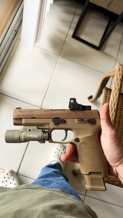 Sig m17 ~ Surefire x300u ~ Eotech EFLX red dot 🙌🏻 #guns #sigsauer #eotech #surefire - YouTube