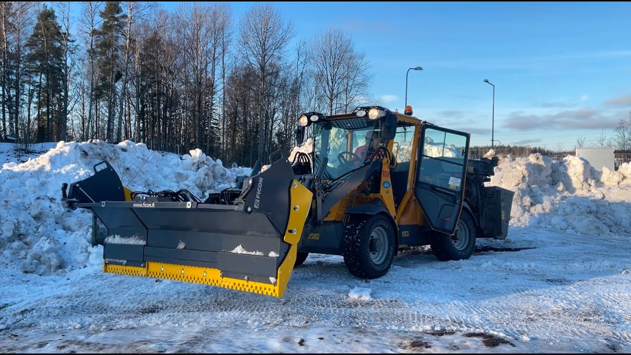 Ficon 15-25 Zoom Plow - A unique snow removal solution - YouTube
