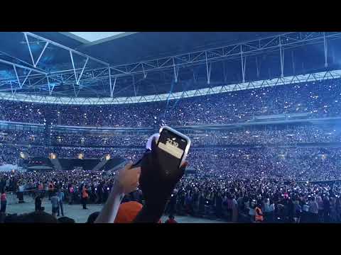 ARMY Singing The Truth Untold with BTS [Wembley Stadium Day 2]