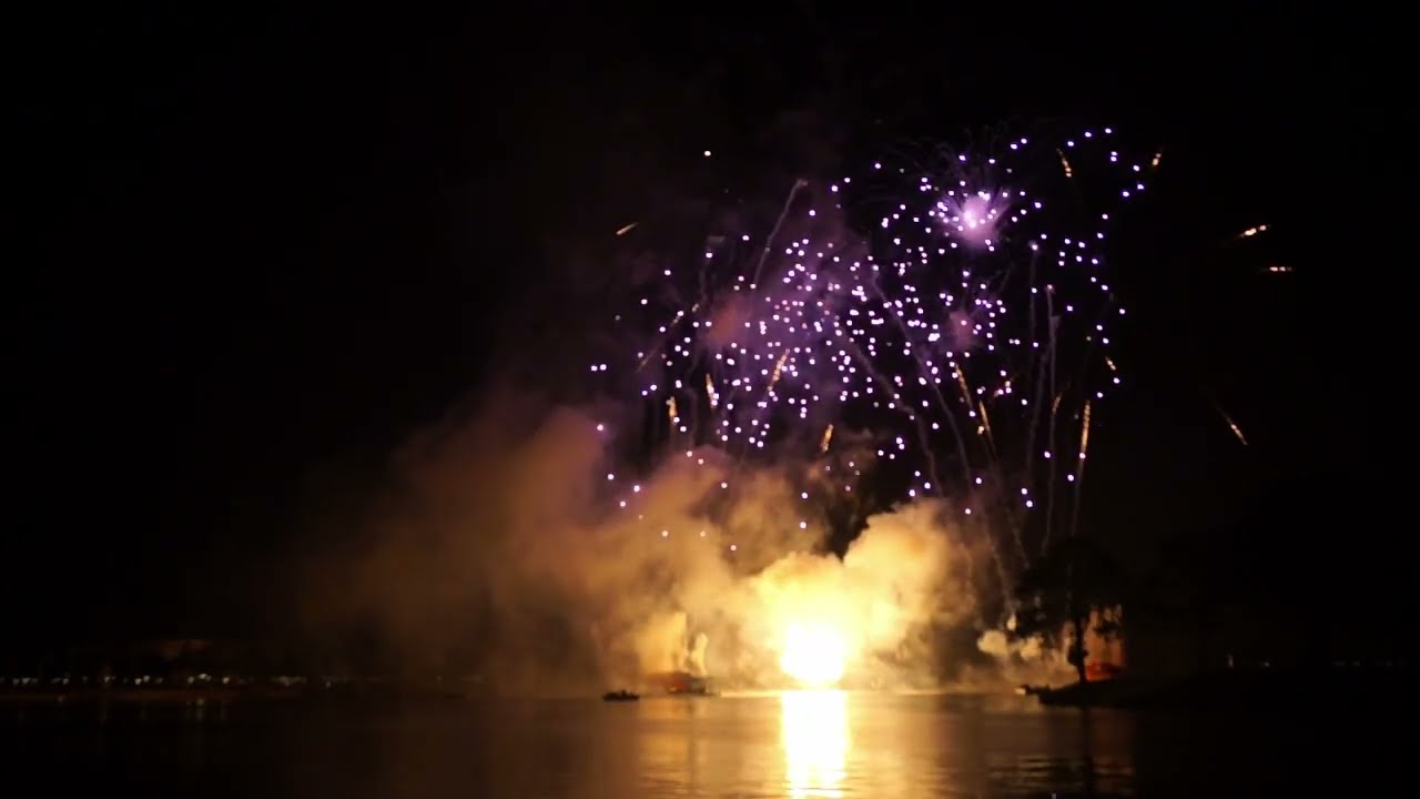 Disney Epcot Fireworks - October2016 - YouTube