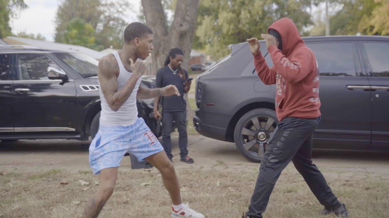 NLE Choppa - AUNTIE LIVING ROOM (Behind the scenes) - YouTube