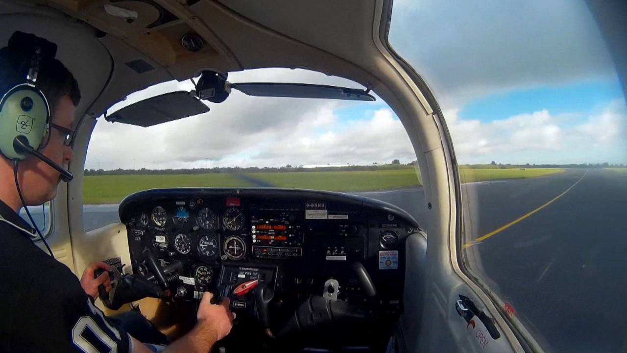 Piper PA38 Tomahawk - Landing - Liverpool Airport - YouTube