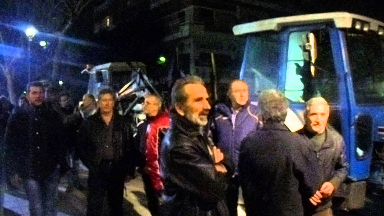 lefteria.blogspot.gr Η ΠΑΡΟΥΣΙΑ ΑΓΡΟΤΩΝ ΜΑΤΑΙΩΣΕ ΤΗΝ ΟΜΙΛΙΑ ΤΟΥ ...