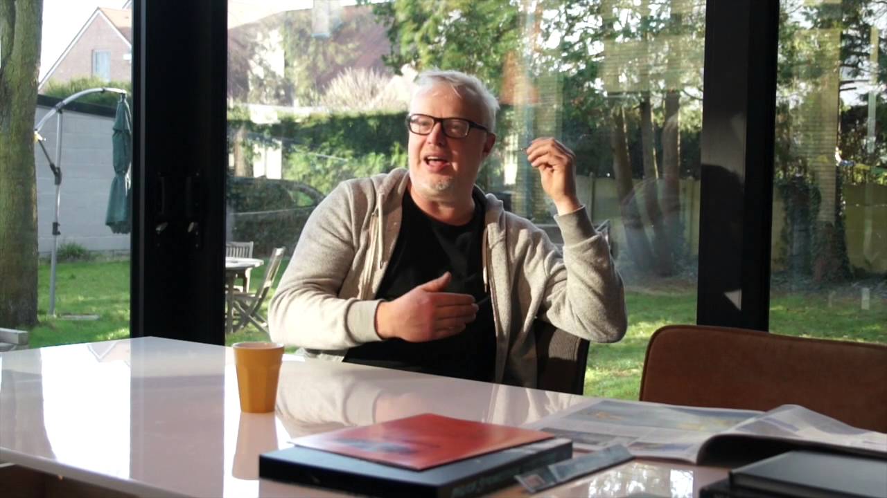 Stijn Meuris - Interview: Een Heel Klein Beetje Oorlog - YouTube