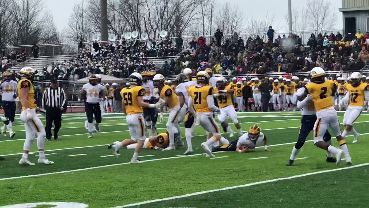 ‪Clarkston Wolves 2019 QB Jake Jensen did whatever it took to lead his ...