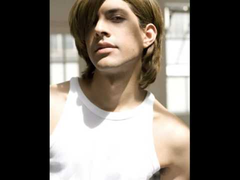 Omani Model Kamil Al-Hinai - YouTube