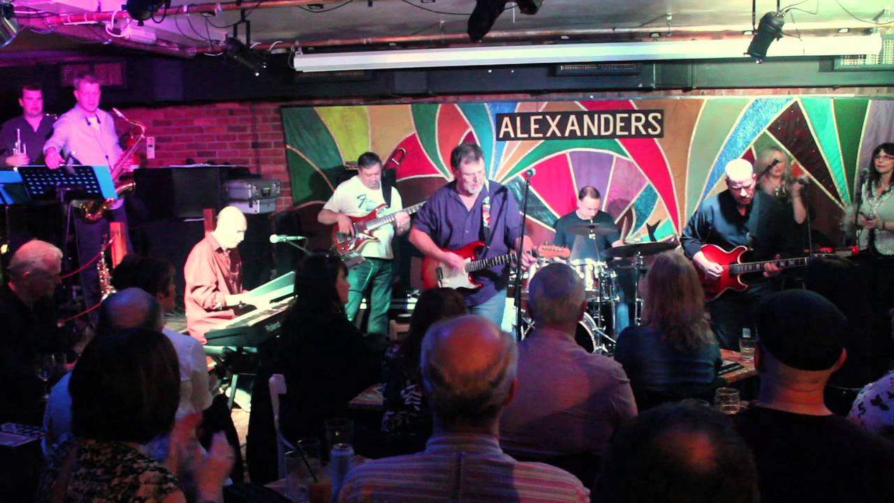 Nearly Dan - Live at Alexander's - Reelin' in the Years - YouTube