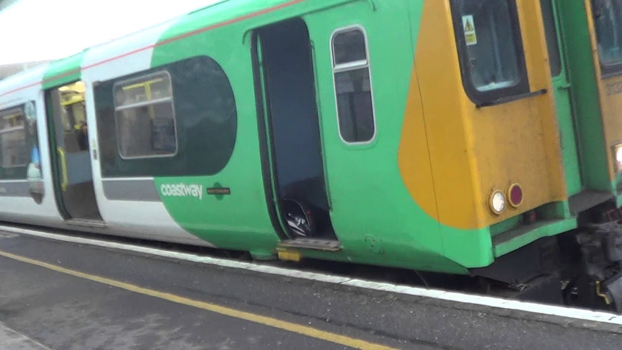 Southern 313-201 awaiting at Hove Station for departure, 23rd January ...