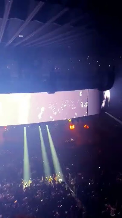 Fean - Live Performance In Travis Scott 🥵 #travisscotttypebeat #fein #liveperformance - YouTube