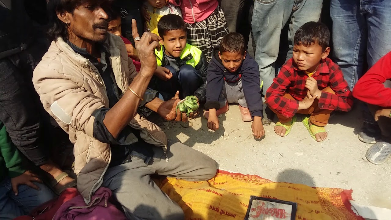 magic jadu in nepal jadu yesto darlagdo pani || road magic - YouTube