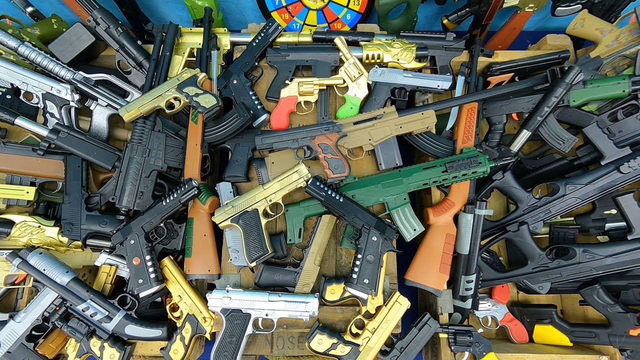 Military Hundreds of Guns & Pistols ! Infantry Rifles, Commando Weapons ...