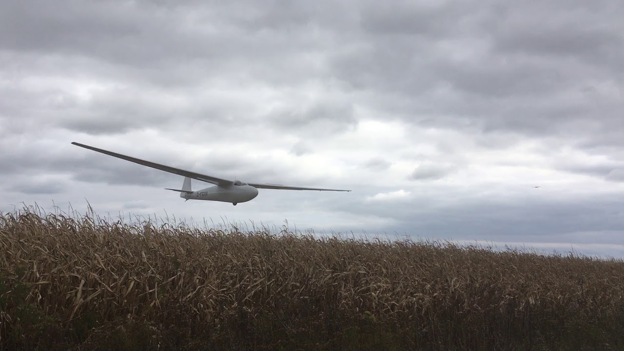 Toronto Soaring Club - Captain Dave Bluhm landing Burt's Ka6cr # ...