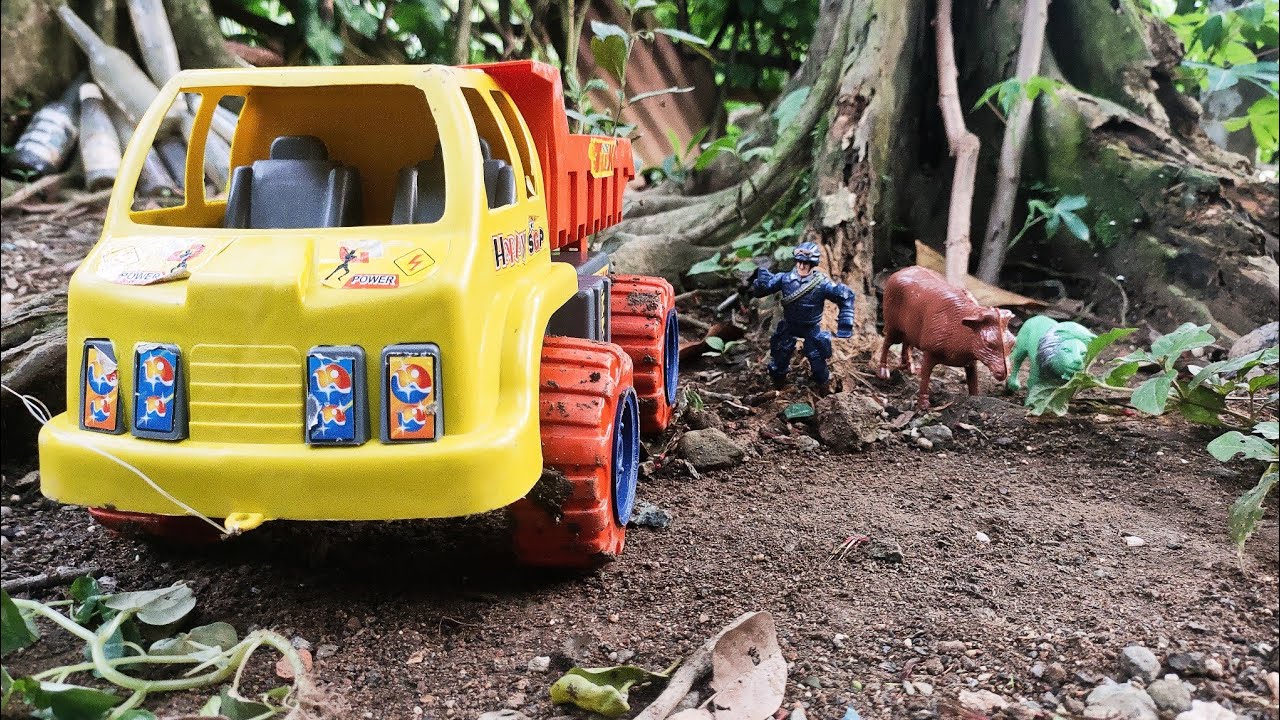 Mobil truk hino, mobil tronton mainan mengangkut sapi, harimau dan ...