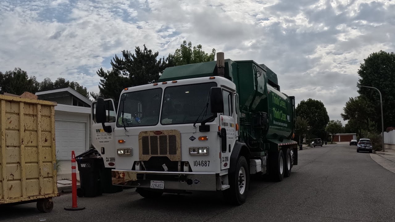 WM’s Slammin Peterbilt 320 Amrep Elliptical N2 Garbage Truck (104687 ...