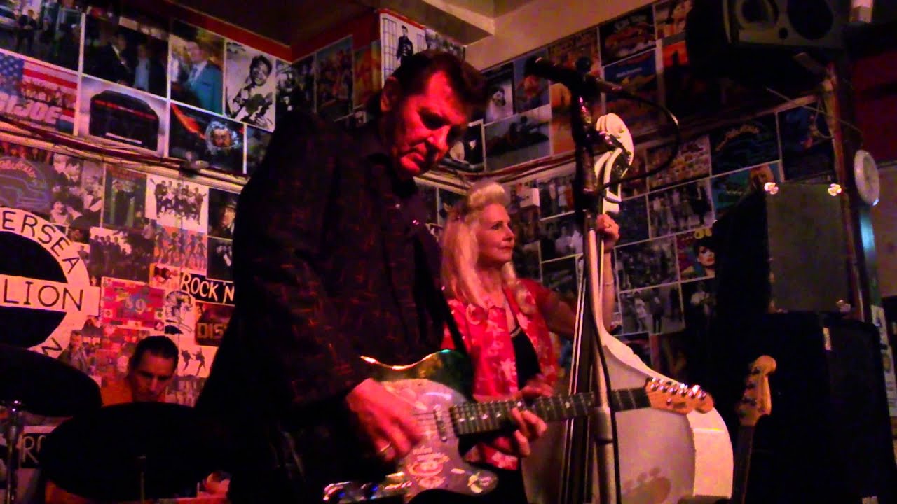 Sandy Ford & the Flying Saucers- Mystery train - YouTube