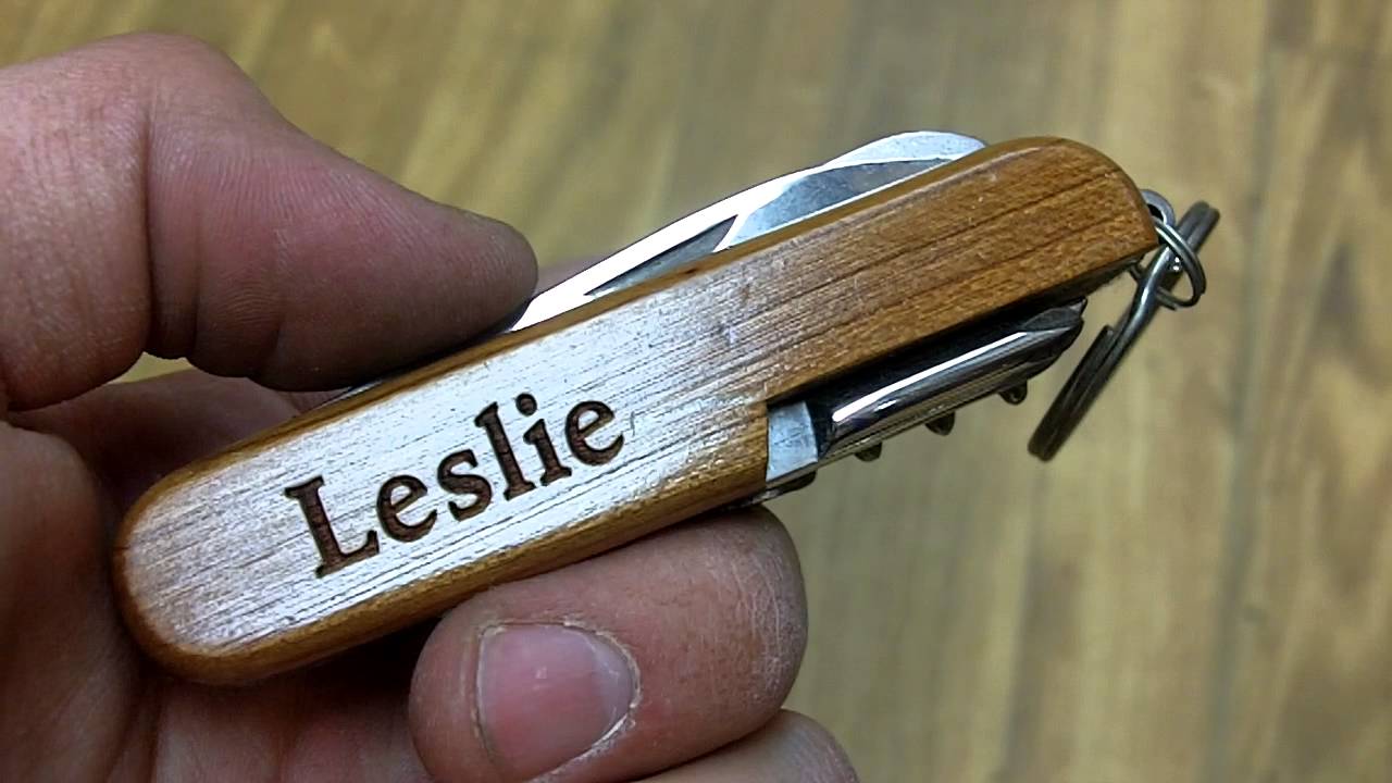 Wayne Carver Personalized Leslie Pocket Knife - YouTube