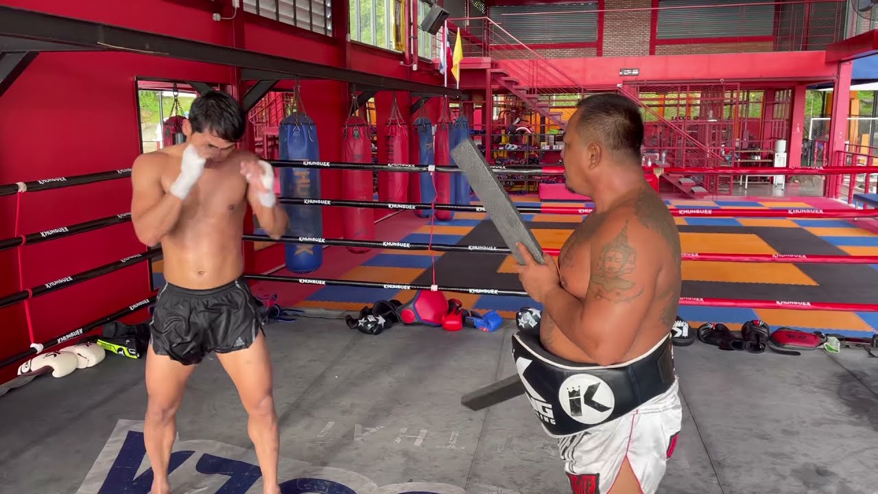 Trainer Gae teaching Superbon how to control opponent - YouTube