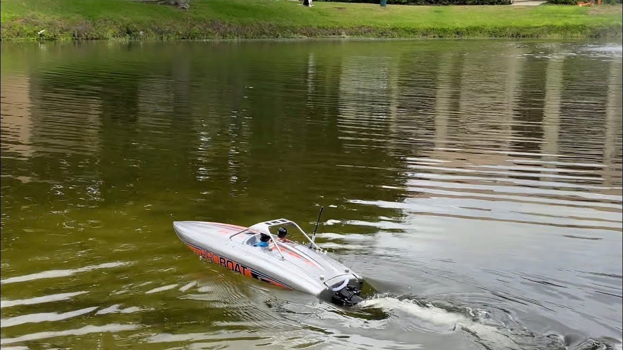 Pro Boat river jet boat on 4s insanity - YouTube