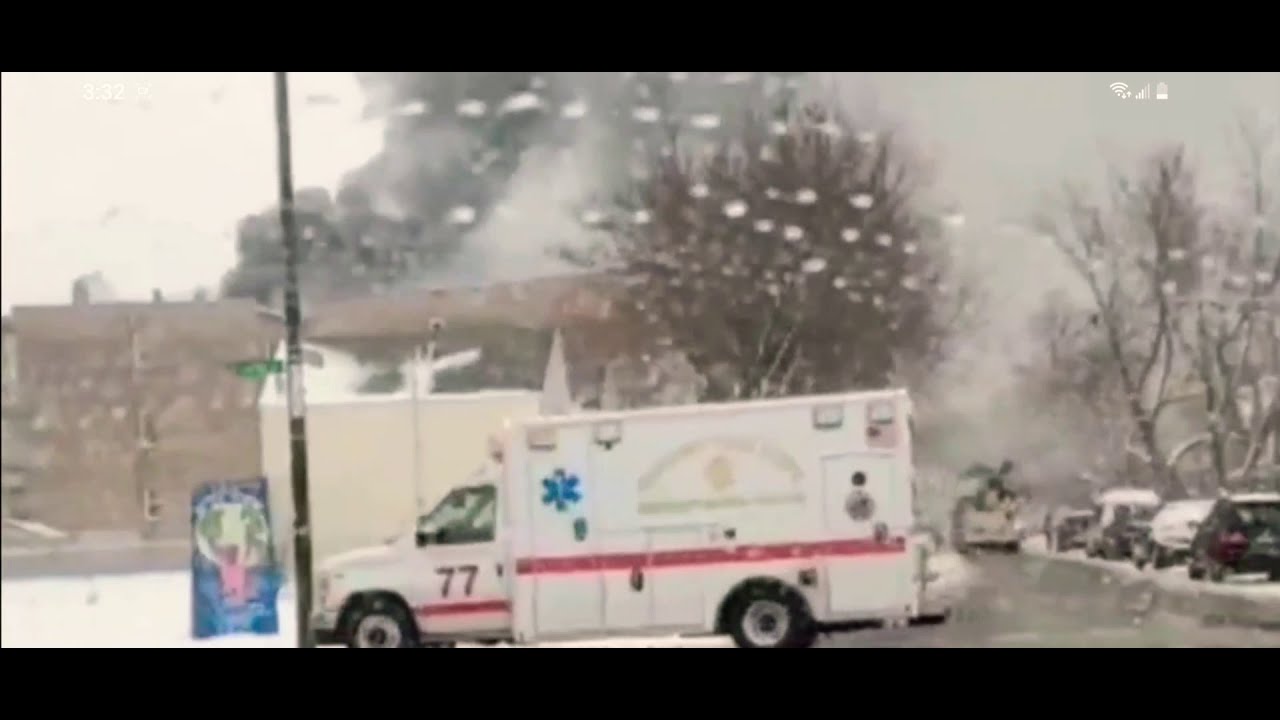 chicago fire department ambulance 77 engine 109 responding to a fire ...