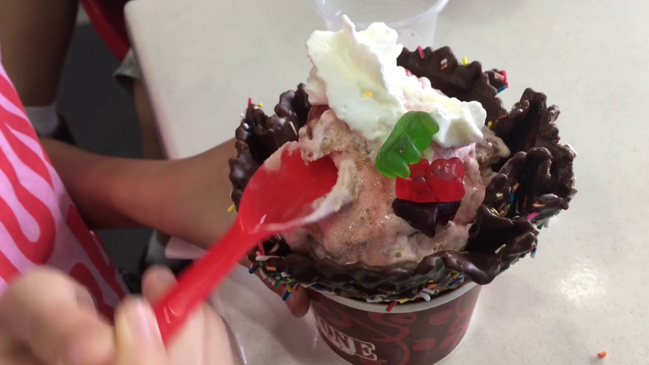 COLD STONE CREAMERY STRAWBERRY BLONDE - YouTube