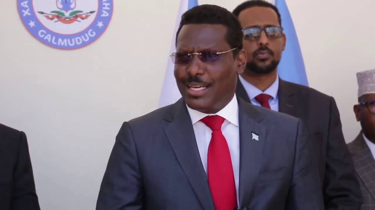 dawo tanasulkii xaaf & madaxweynaha cusub galmudug axmed qor qor oo ...