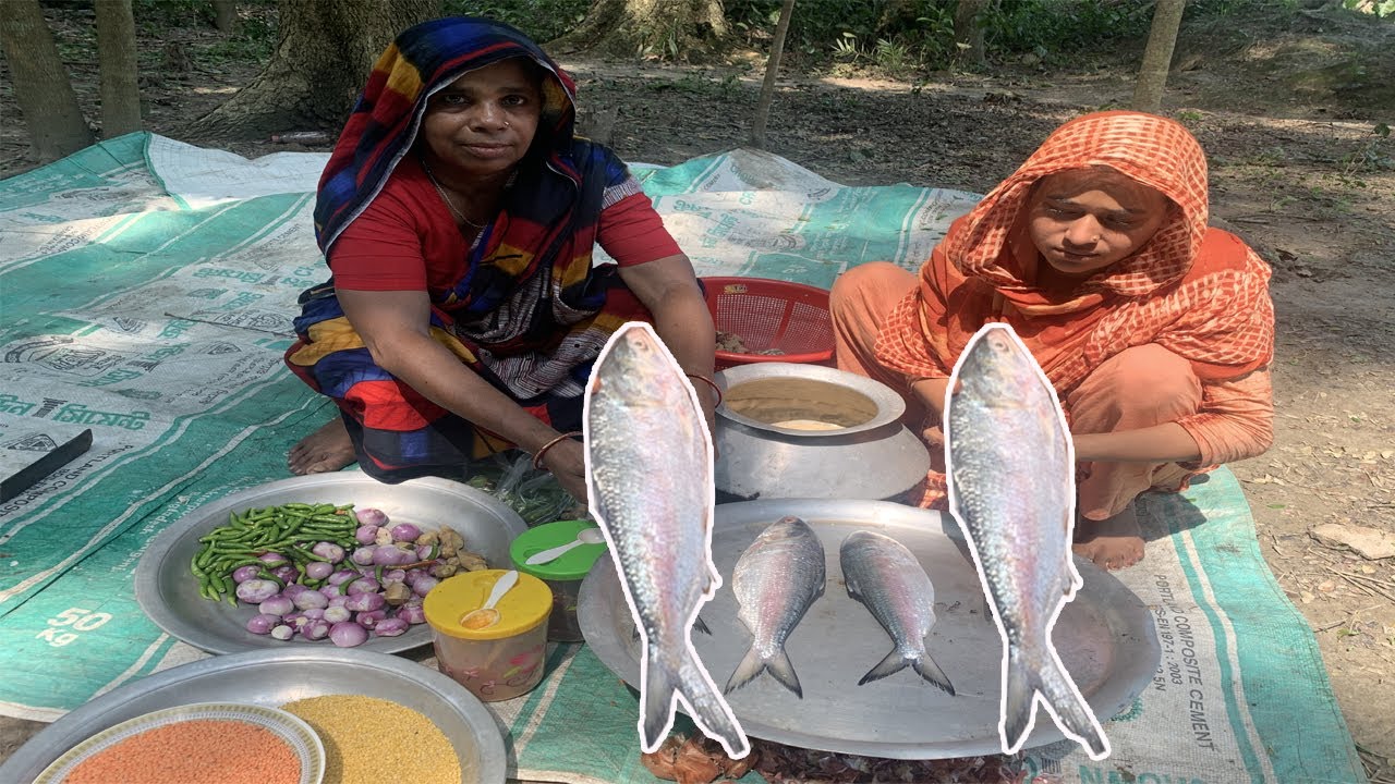 Hilsa Fish Fry and khichuri cooking village woman || ilish fish fry ...