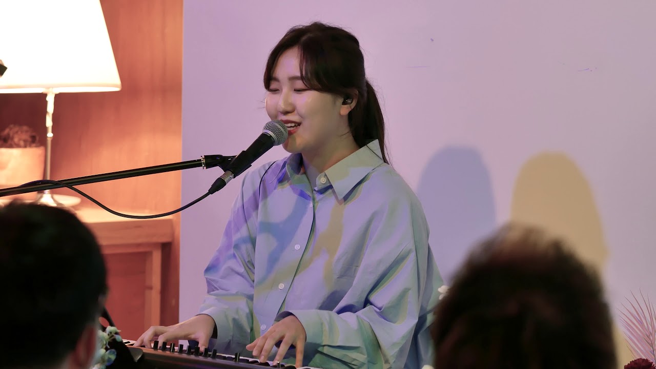 위수 - Me Before You[201101, Flower Shop(2회차)] - YouTube