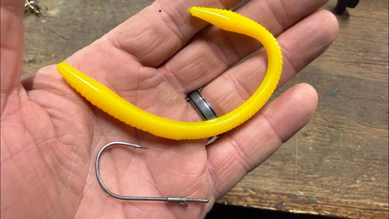 How To “Burn” A Floating Worm To Catch Quality Bass… - YouTube