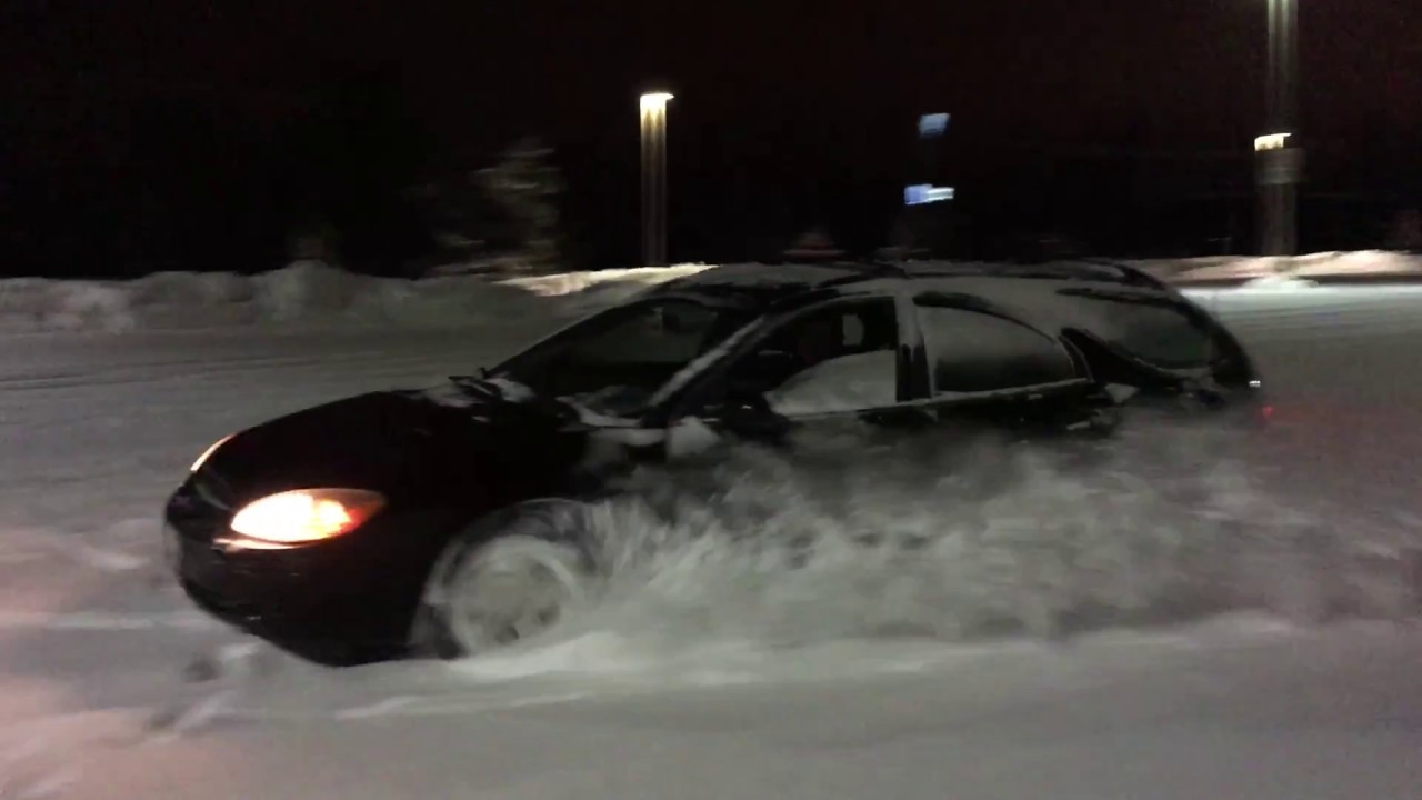 2001 Ford Taurus playing in the snow - YouTube