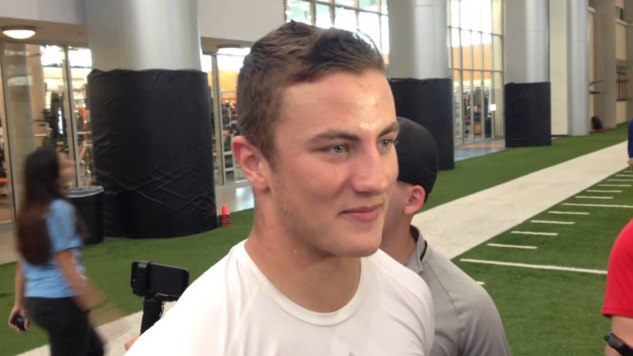 Dillon Bates on learning Tennessee's defense - YouTube