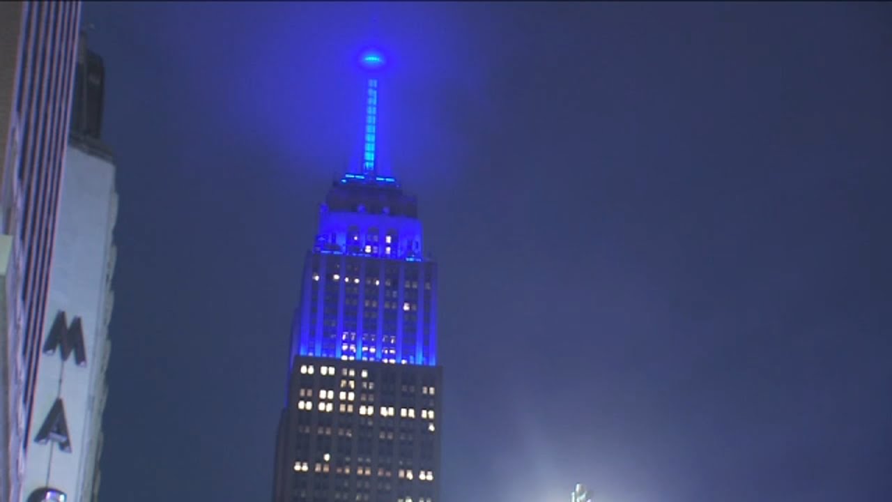 Empire State Building shines blue for WABC-TV's 75th anniversary - YouTube